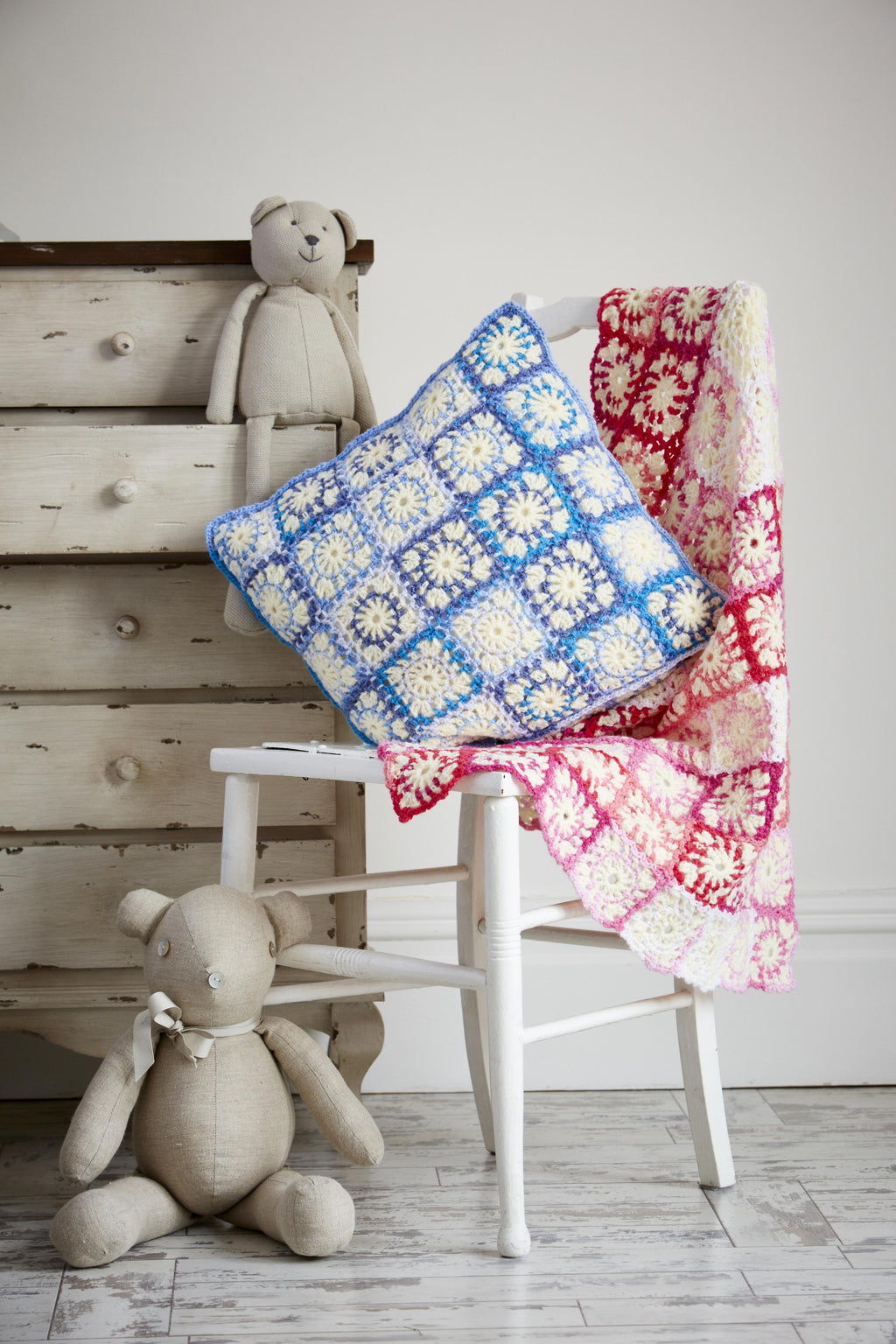 St9328 Crochet Blanket and Cushion – SMD Knitting